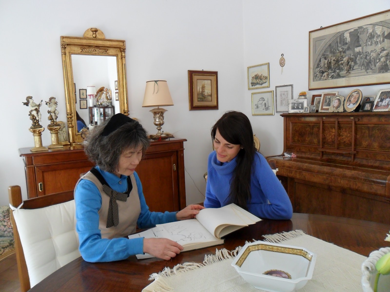 I lavori artistici di Hey Sug Jang: 가까이 지내는 이탈리아인 가족