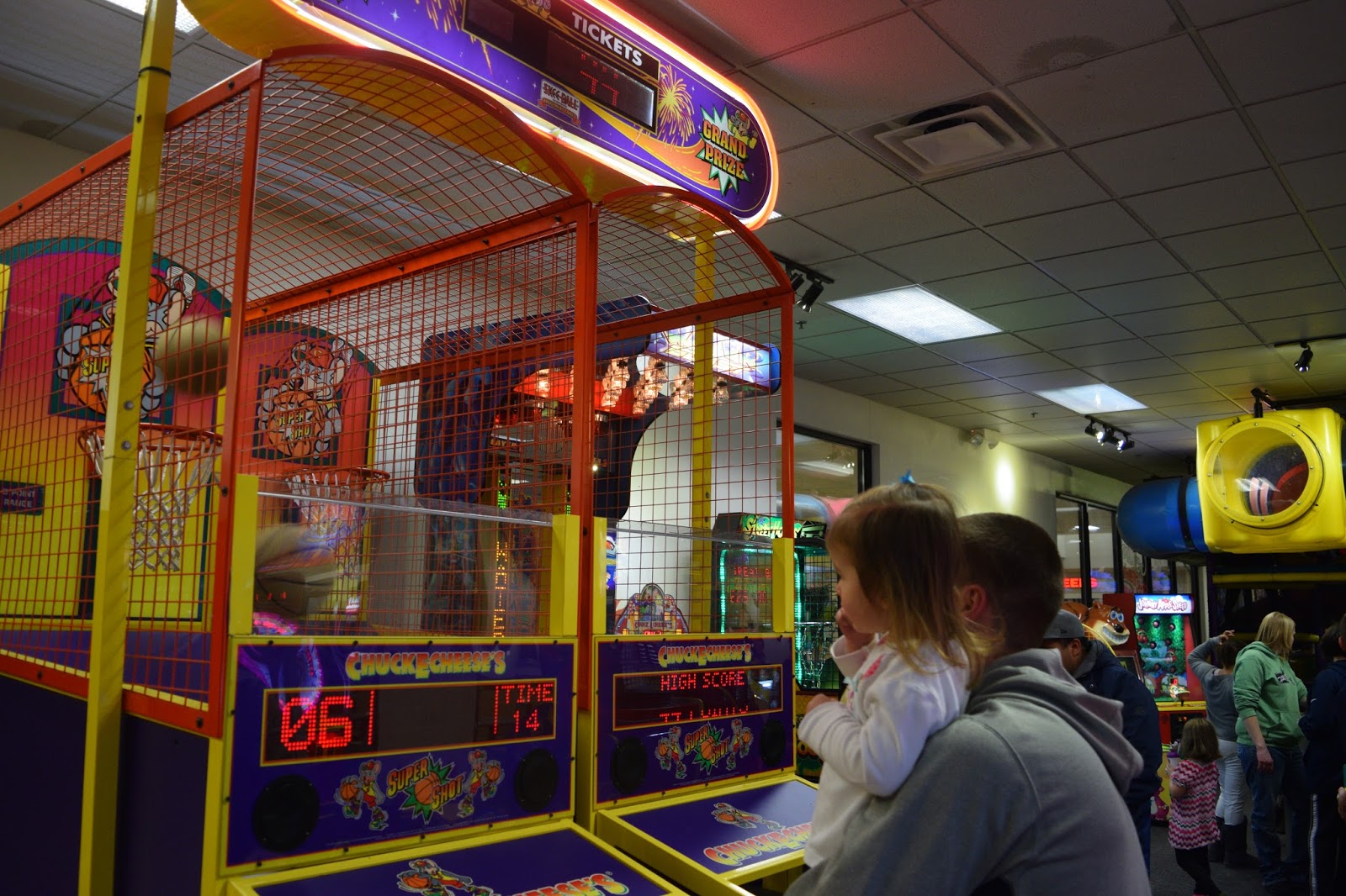 Chuck E. Cheese's. ~ A Day with the De Jongs