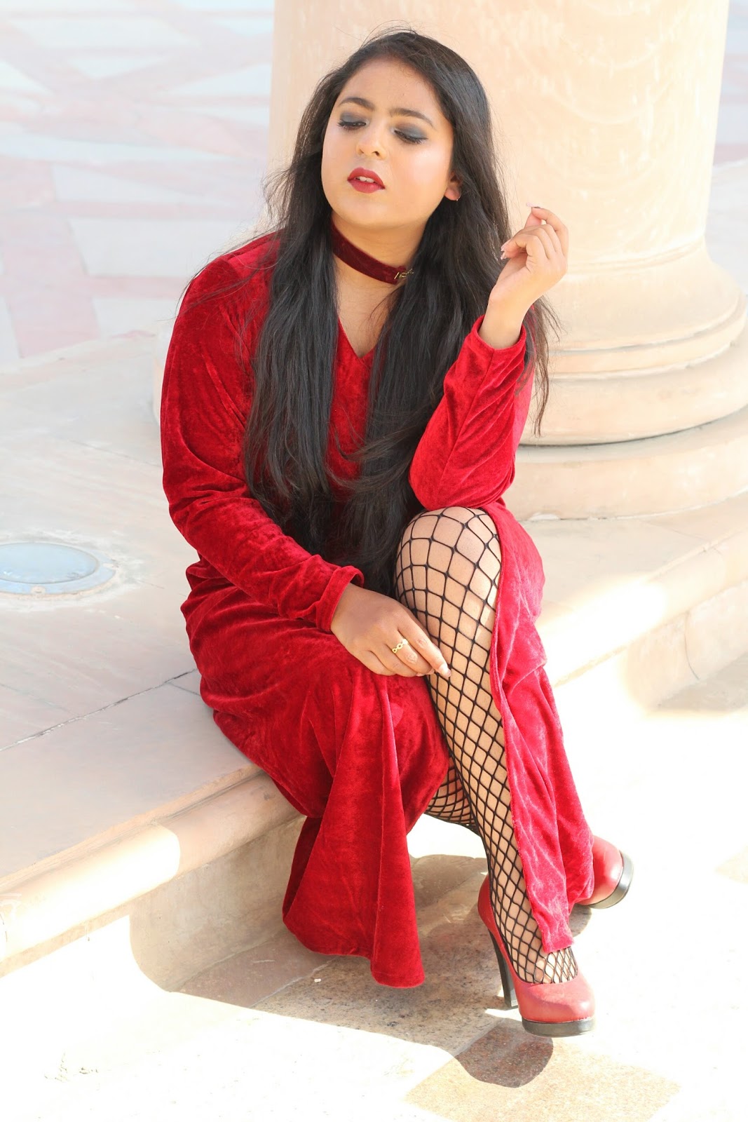 Ways to wear Fishnet stockings - style-bon