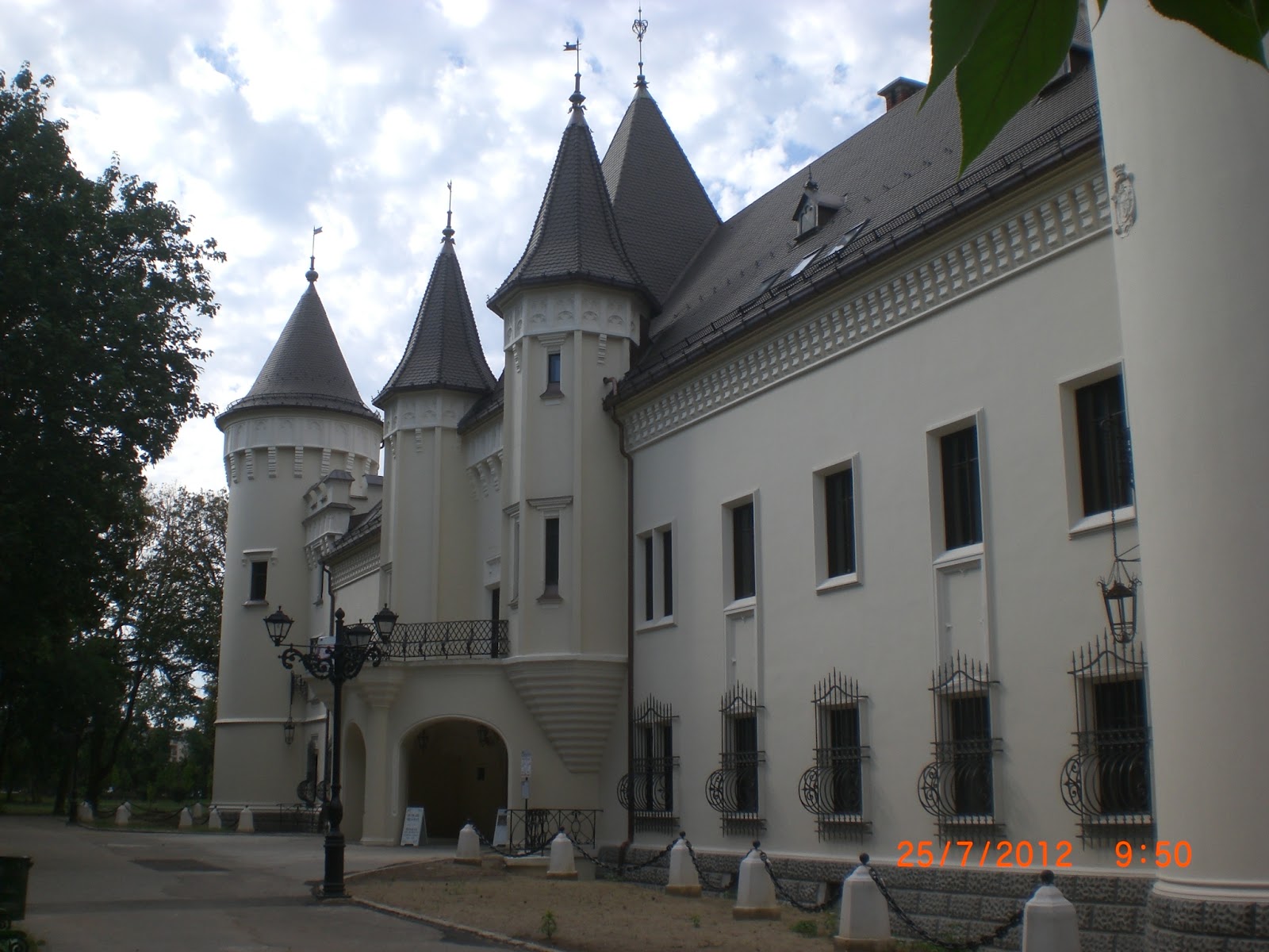 O fotografie...: Castelul Karolyi din Carei