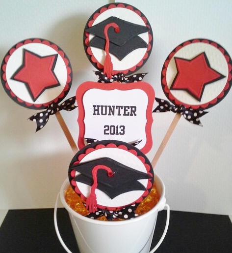 chucklesandcharms: Graduation and school colors....