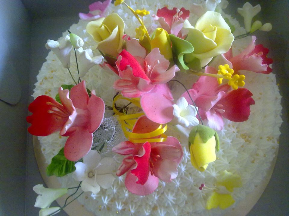 kek kahwin dan kek tunang