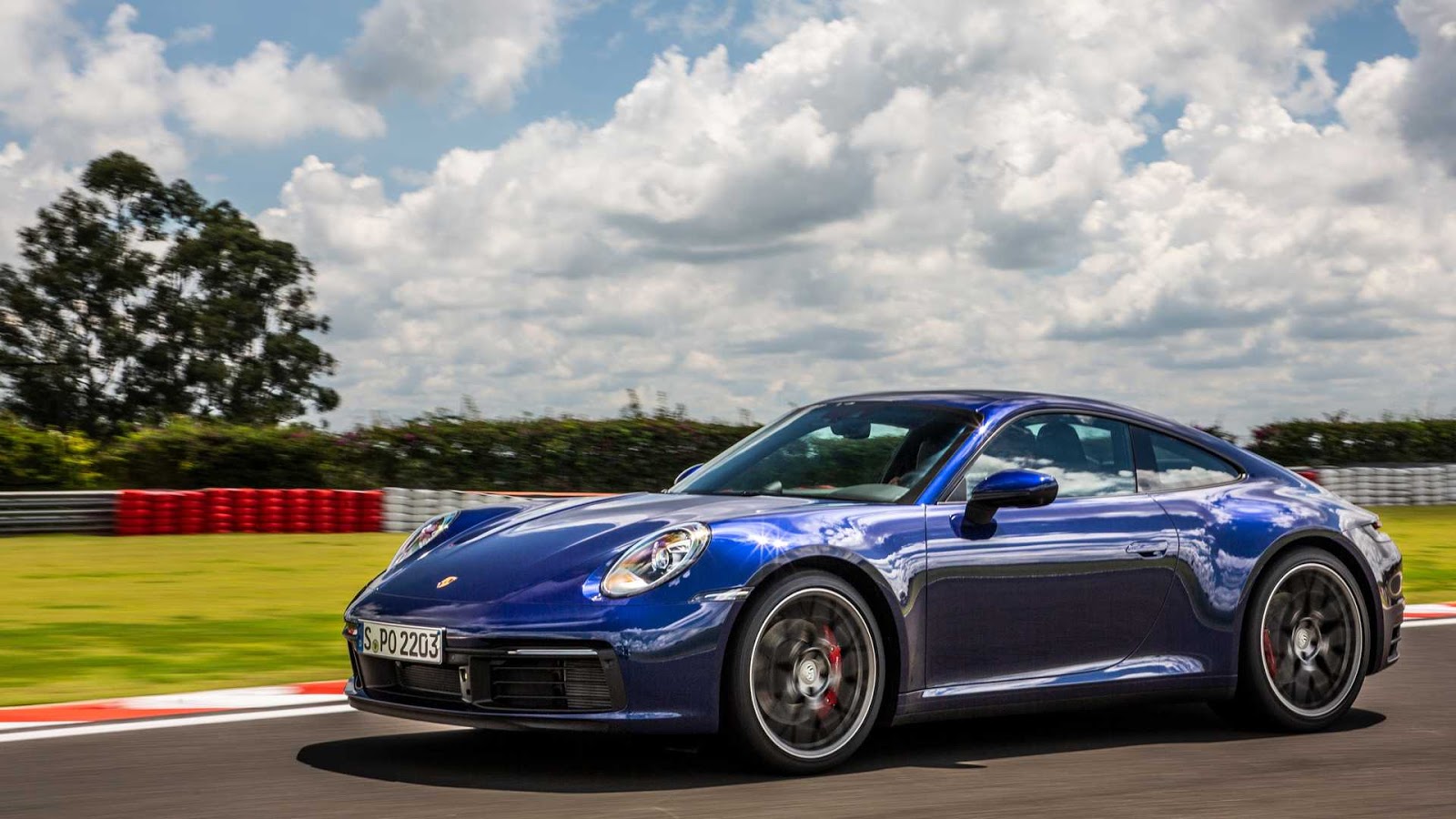 Porsche confirma novas versões para nova geração do 911 nos próximos meses