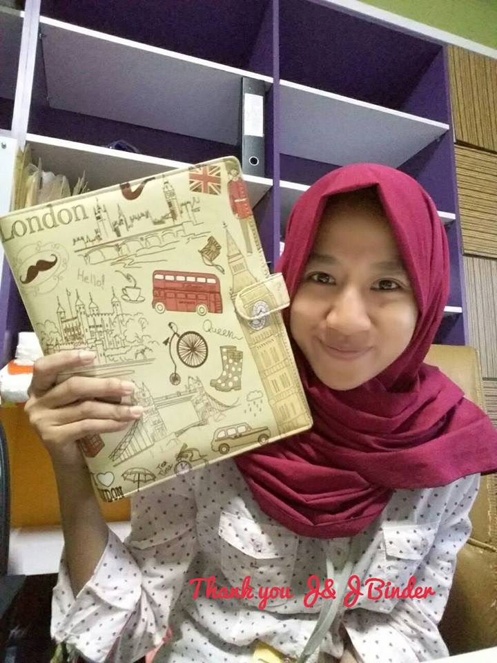 Kabar Kampus Indonesia: Foto Mahasiswa Bawa Binder