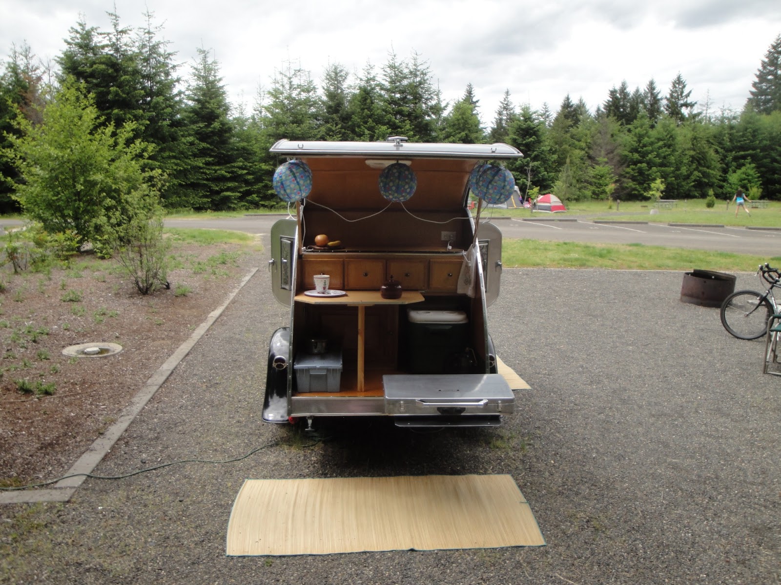 La Dee Dah, My Vintage Trailer and Other Obsessions: International ...