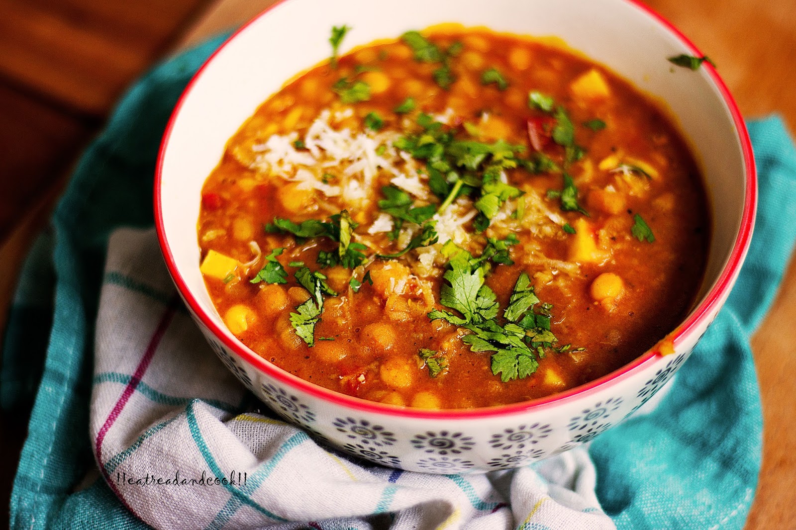 Narkel Diye Niramish Ghugni / Pure Vegetarian Bengali Style Yellow Peas ...