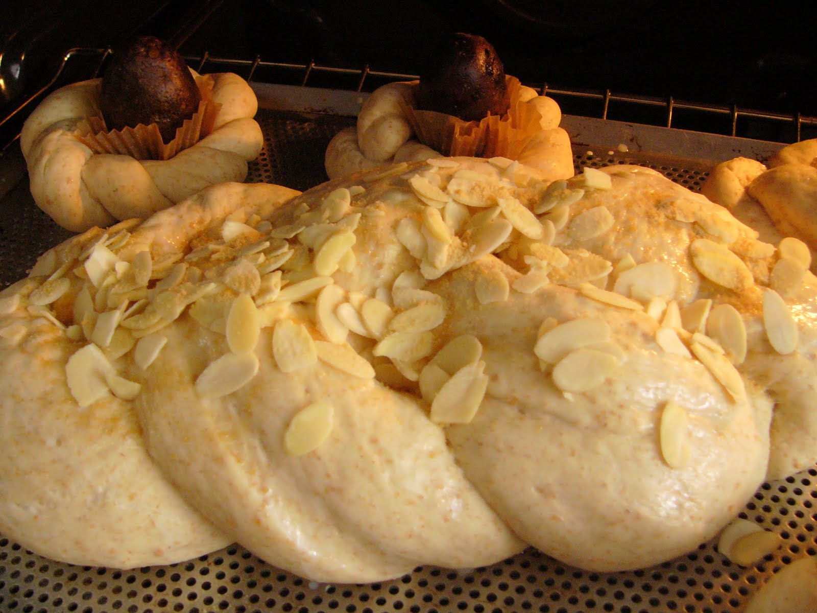 Tebasiles Kitchen: Braided Easter Buns & Bread