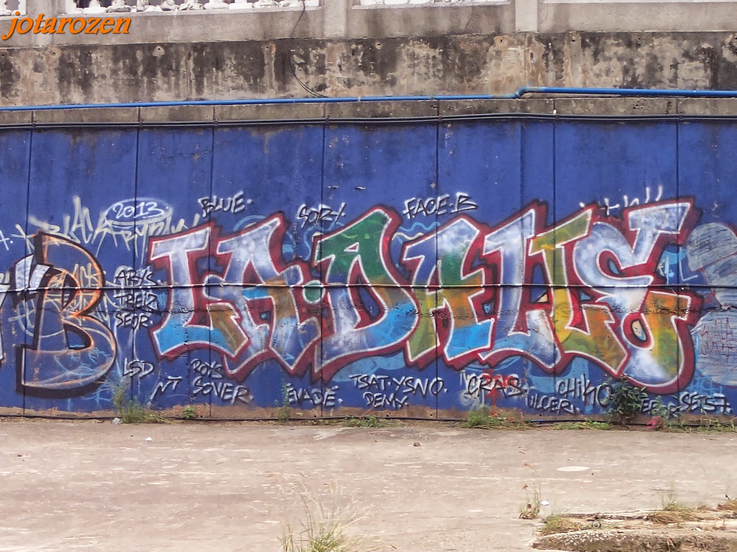 Footsteps - Jotaro's Travels: Photo Gallery - Graffiti Street Art ...