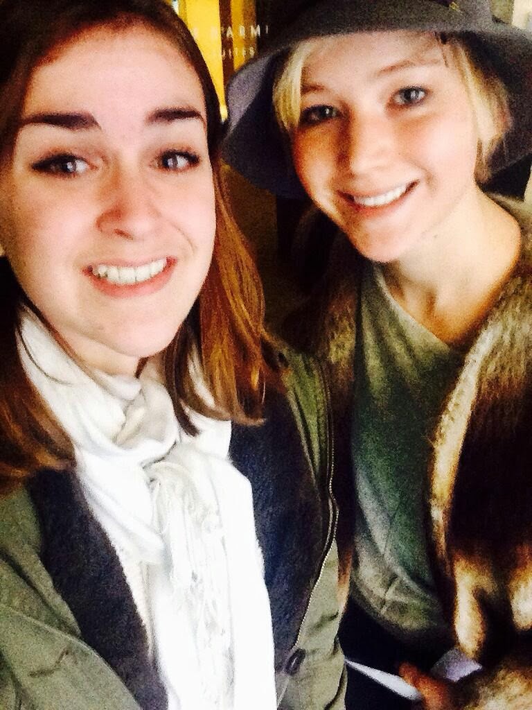 Jennifer Lawrence Fansite: New Fan photo with Jennifer Lawrence