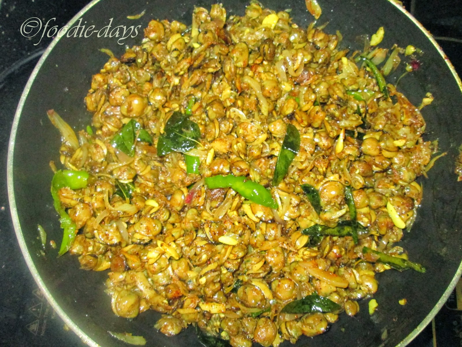 Kakka irachi ularthiyath | Kerala style Clam Meat Roast