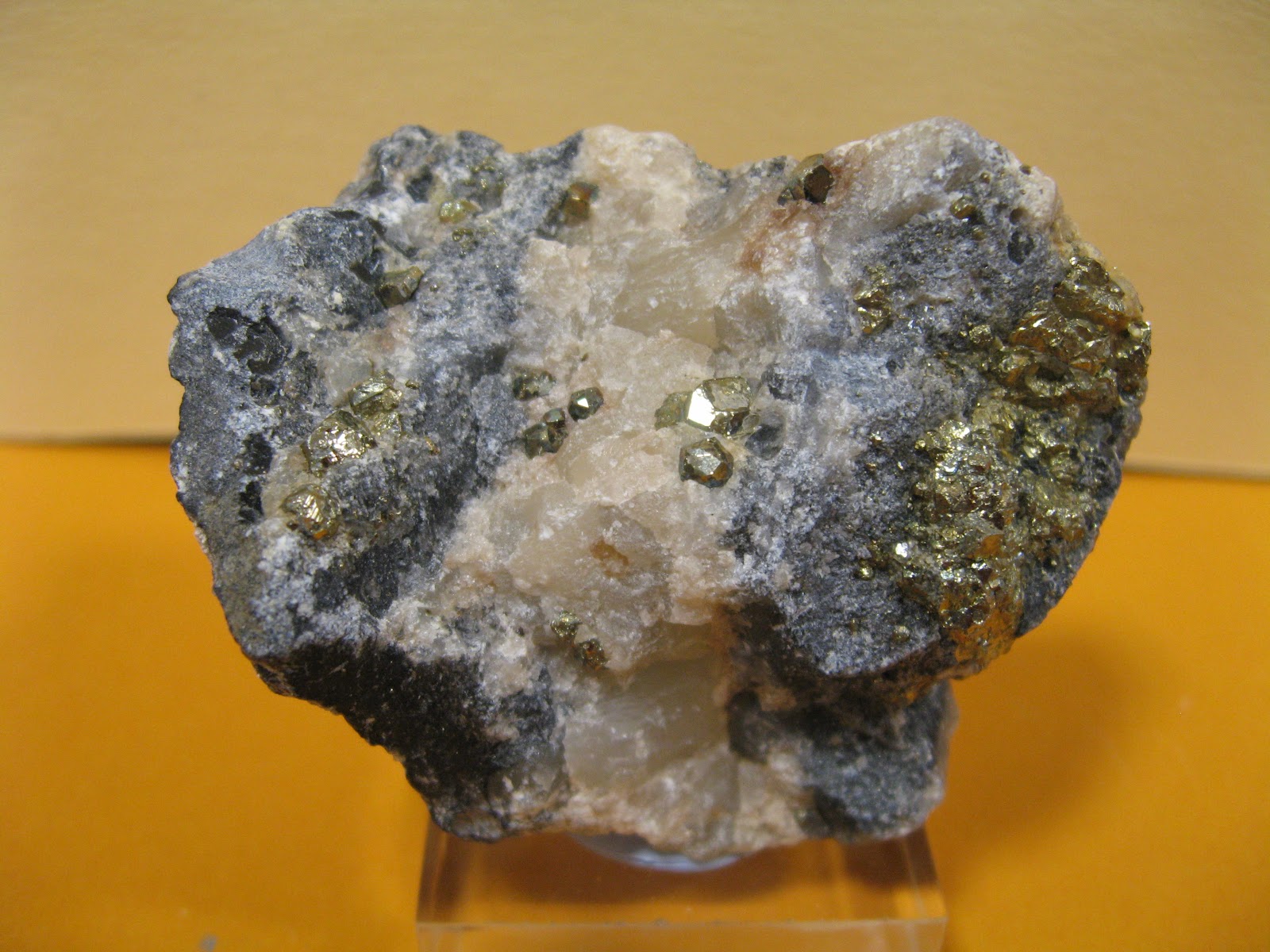 Asociación Mineralógica Aragonito Azul-Área de geología y paleontología ...