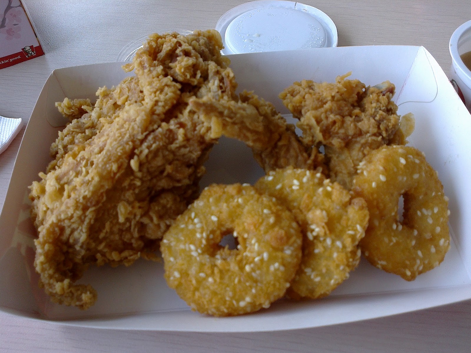 Fantasi & realiti, duniaku: KFC Fish Donuts...Emmm Sedap!!