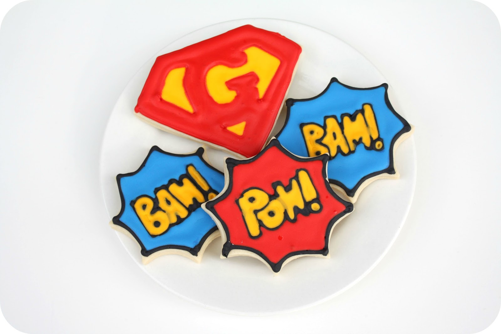 Superhero party treats and a free printable