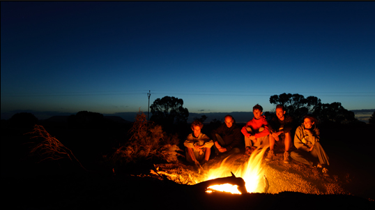 Susunan dan Tata Cara Upacara Api Unggun | Kilas Nusantara