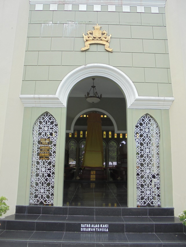SENI LAMA MELAYU (MALAY OLDEN ART): Makam Sultan Syarif Kasim dan ...