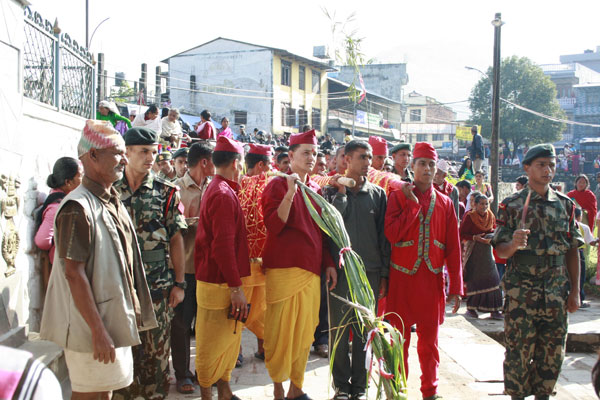 Nguyễn Phú Blog: DASHAIN- TẾT NEPAL: NGÀY THỨ 7 PHULPATI