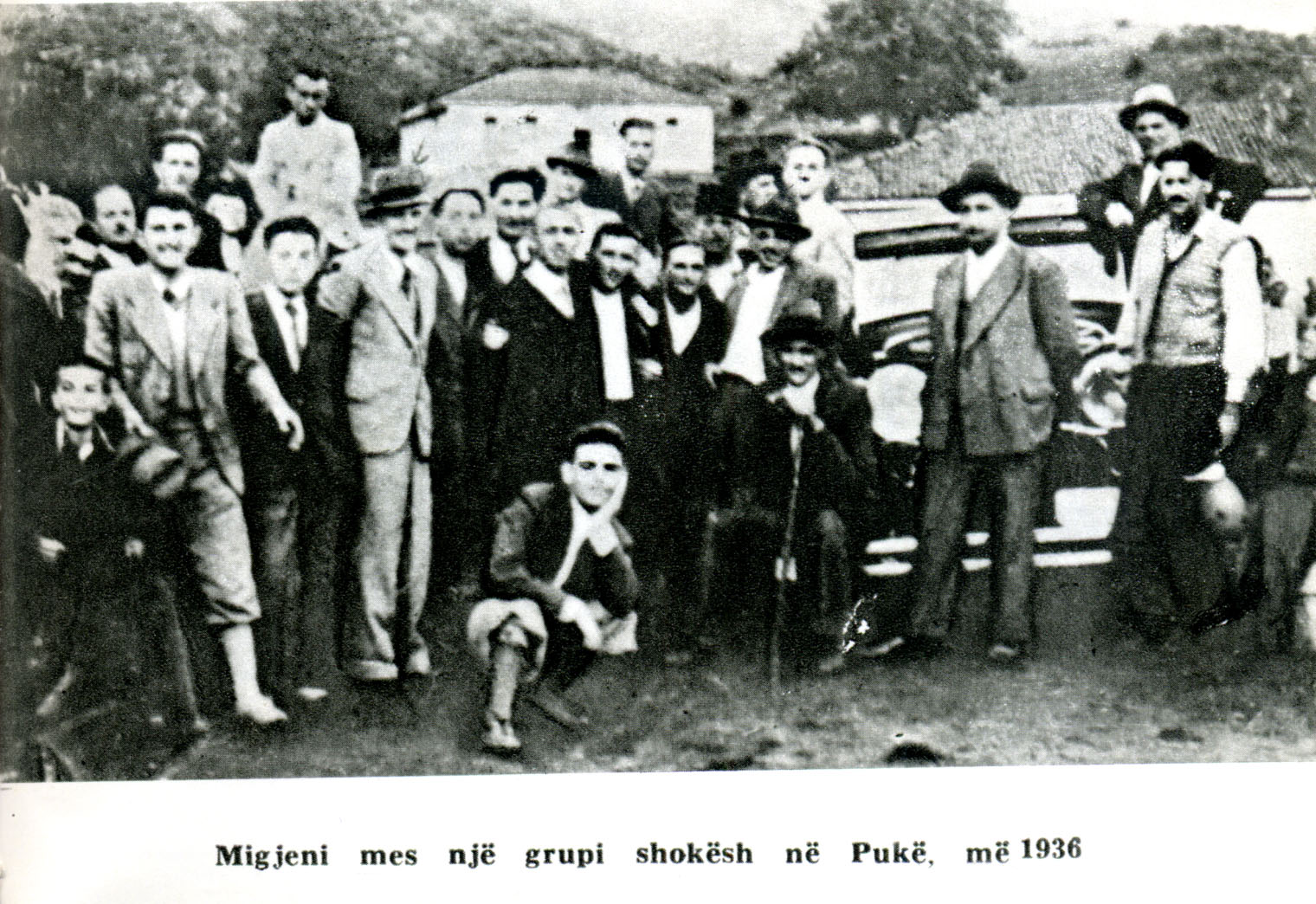 Migjeni, piramidë kufitare midis kohërave