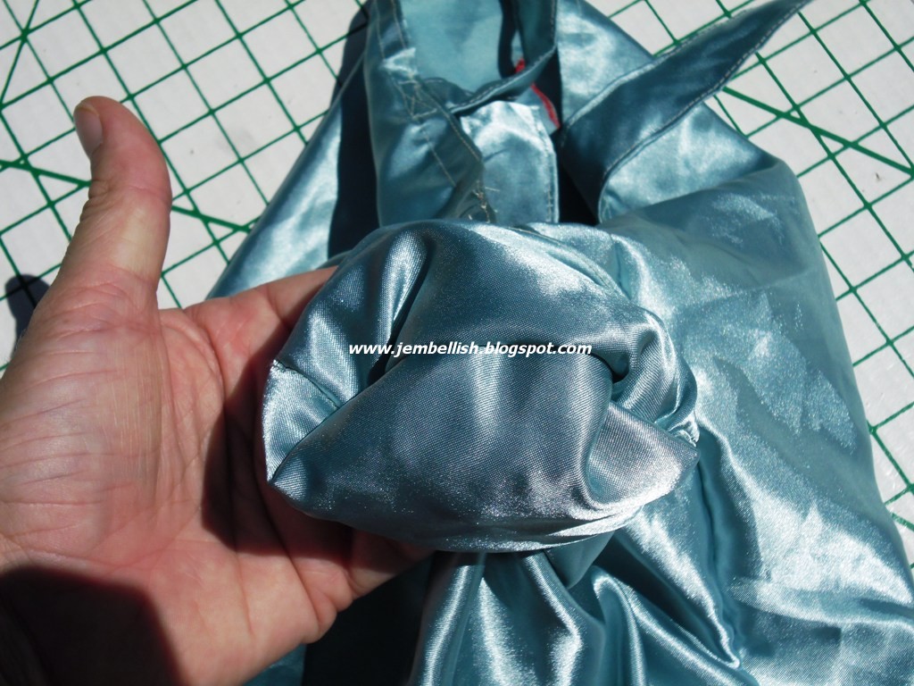 Creating my way to Success: Christmas Handibag - a tutorial