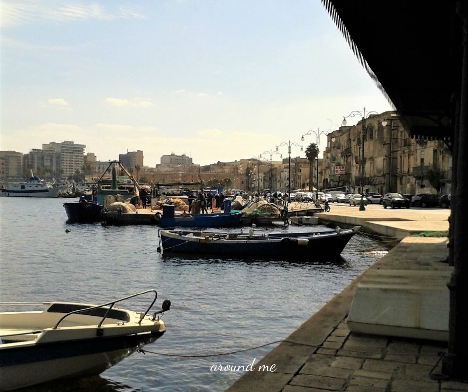 Taranto: una passeggiata nella città vecchia tra la Ringhiera e la Marina
