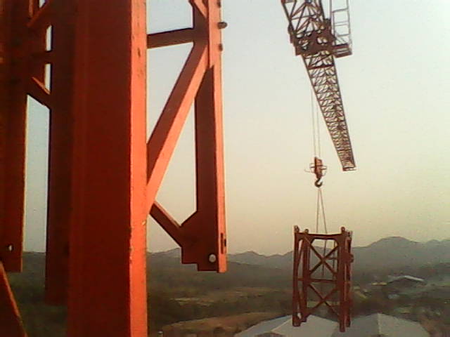 TOWER CRANE INDONESIA: Dismantling POTAIN FO 23B Project INDORAMA ...