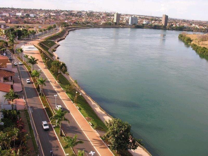 ITUMBIARA, GOIÁS - Destacando-se o enorme espelho d’água que reflete os ...