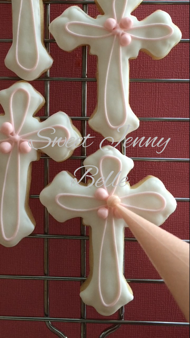 Floral Communion Cross Cookie Tutorial | Sweet Jenny Belle - easy sugar ...
