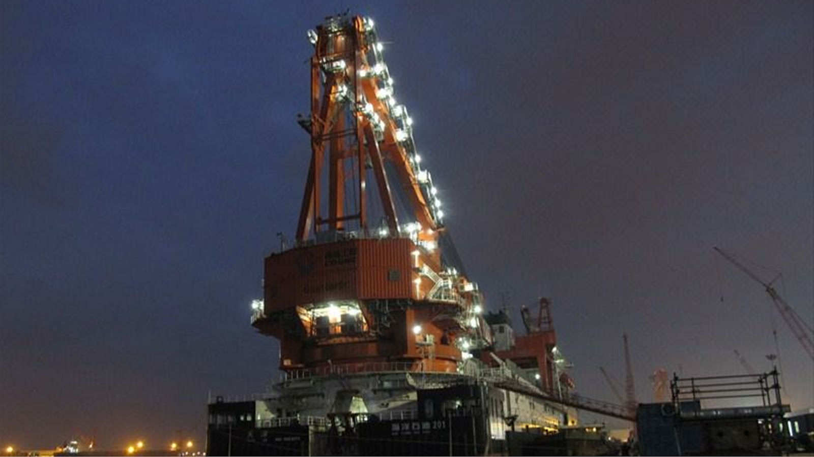 Flags of Convenience: HaiYang ShiYou 201: pipelayer for 901 rig sea trials