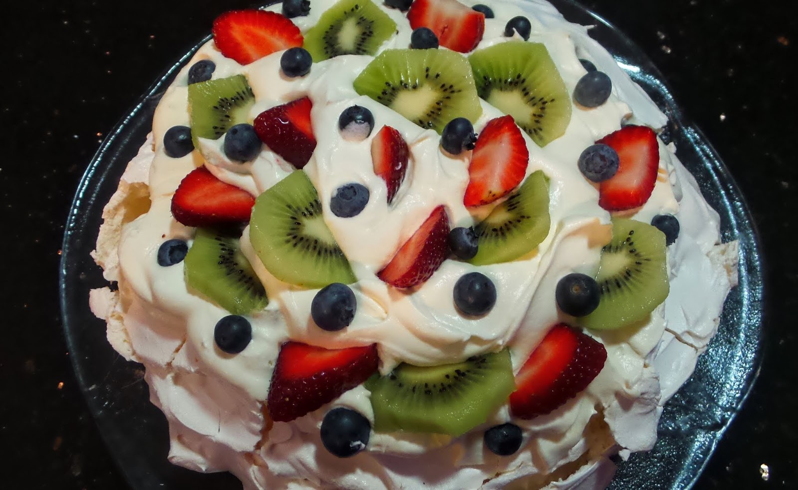 HAPPY RETIREE'S KITCHEN : Tropical Pavlovas and Pretty Golden Dancing ...