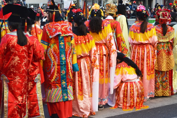 Art et glam: Les plus beaux costumes traditionnels du défilé du Nouvel ...