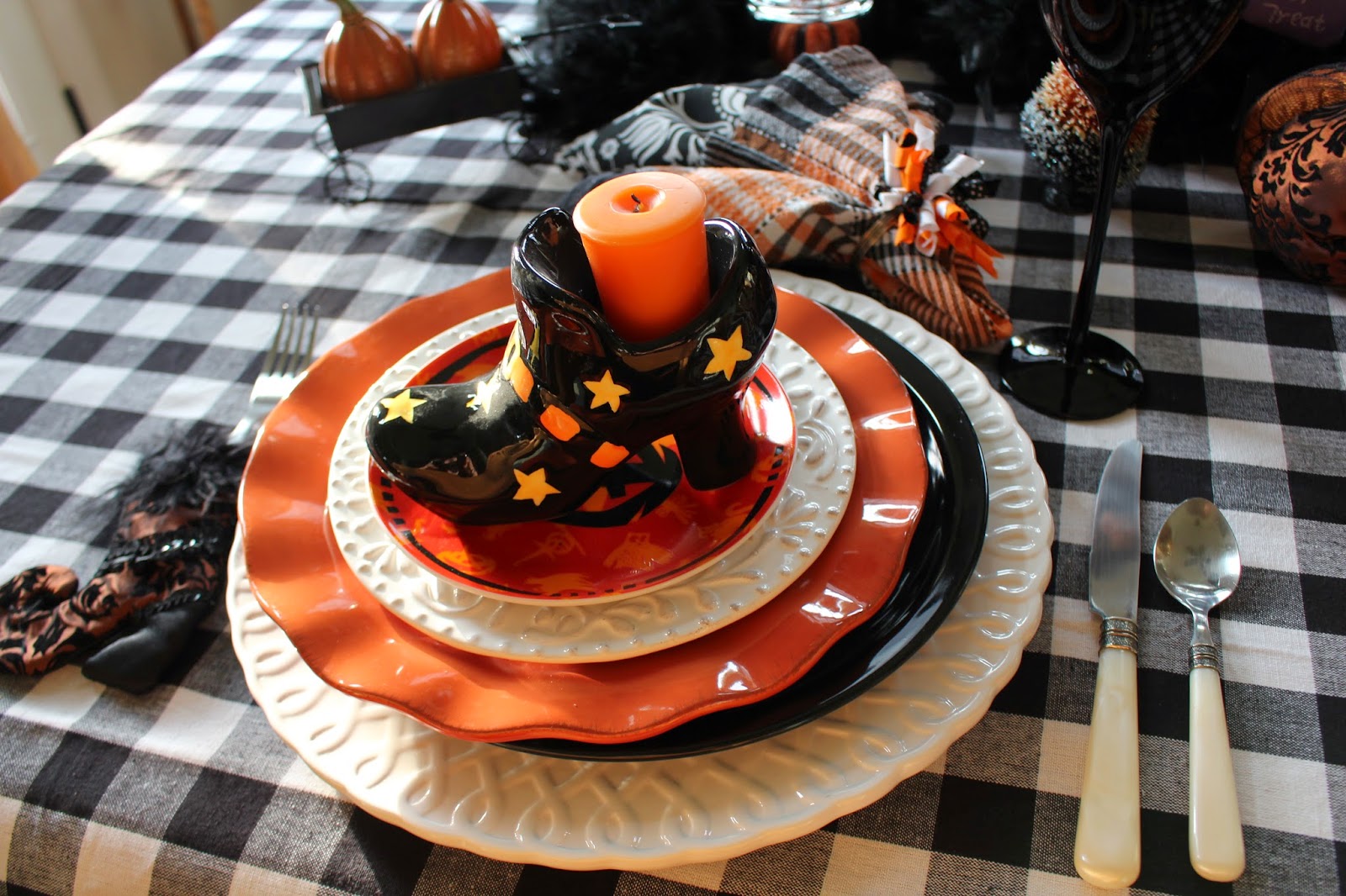 Designs by Pinky: A Hauntingly Witchy Table!!