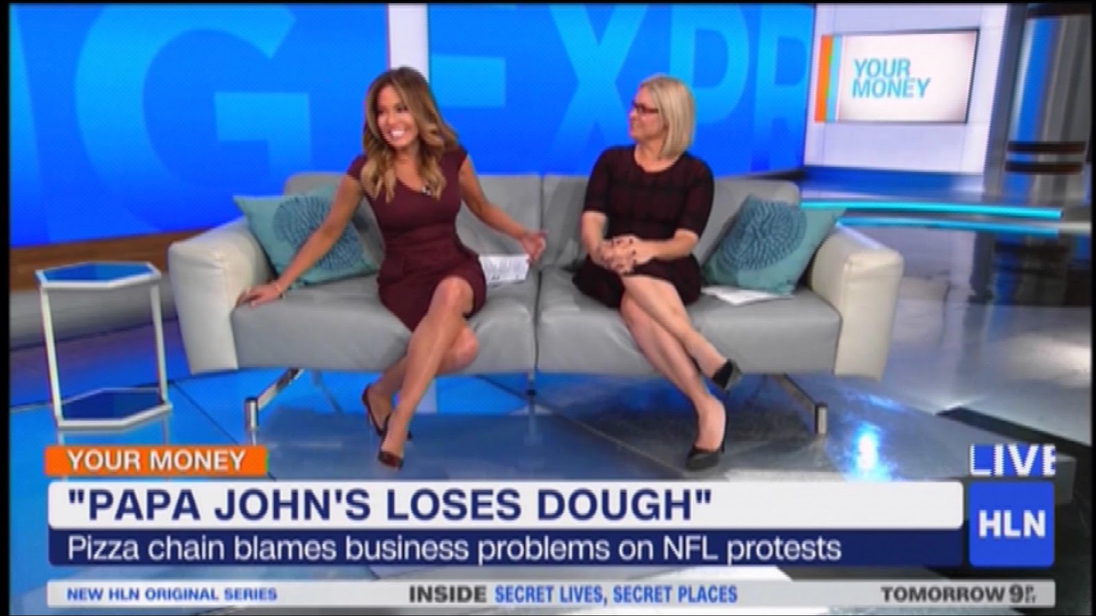 The Babes We Love: Robin Meade - 11/2/17 - SEXY TIGHT BODY