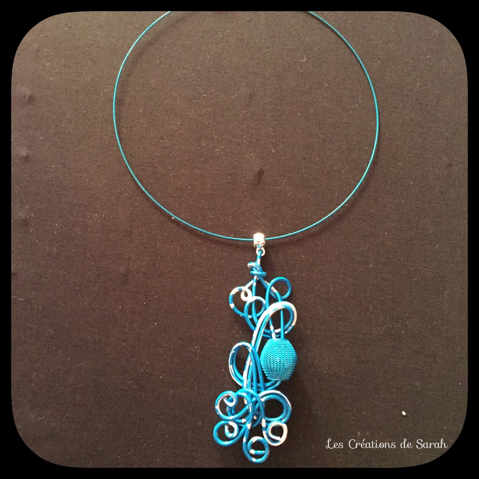 Les créations de Sarah: Collier en fil d'aluminium