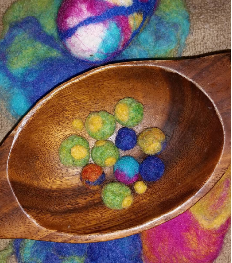 Cassie Stephens: DIY: Intro to Wet Felting!