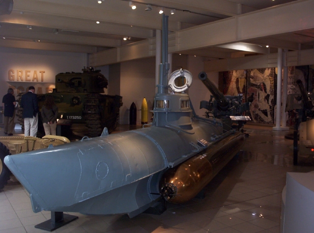 HISTOREICH: Les sous-marins Kleinstunterseeboot Biber de Speyer et Londres