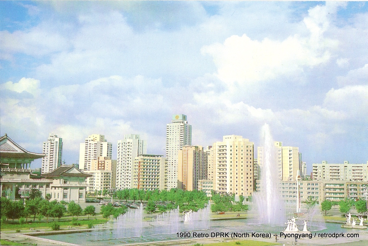 1990 Postcard Set -- Pyongyang