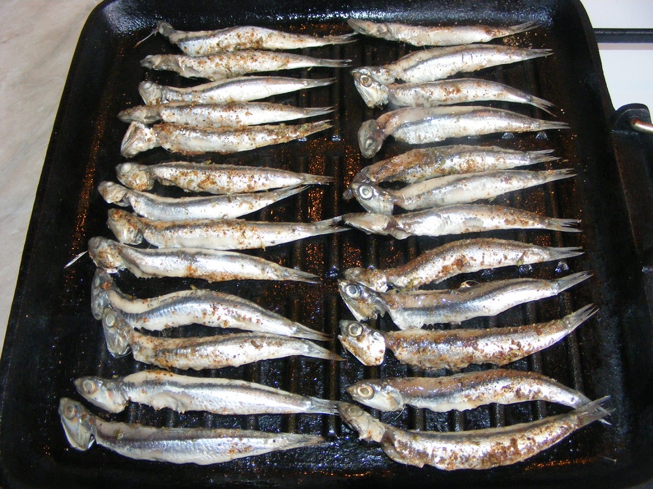 Hamsie picanta la gratar | Preparatedevis.ro