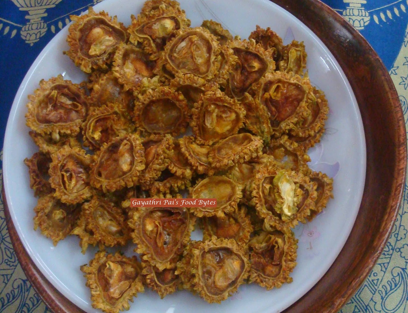 Gayathri Pai's Food Bytes: Karate' Kachri / Karela Chips / Bitter Gourd ...