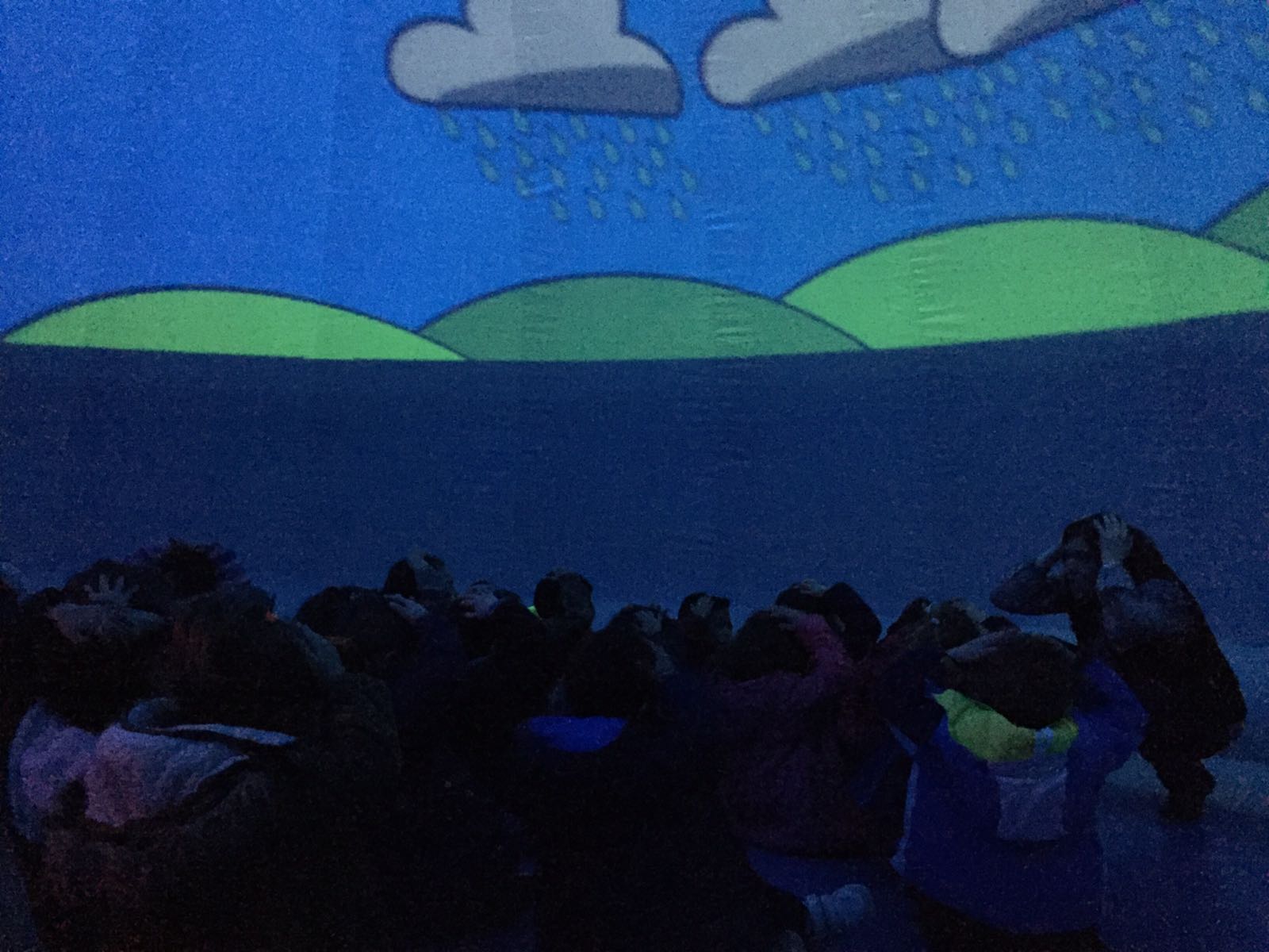 Blog " El Rincón de los Sueños ": ¡¡Bee bot regresa con el Planetario!!