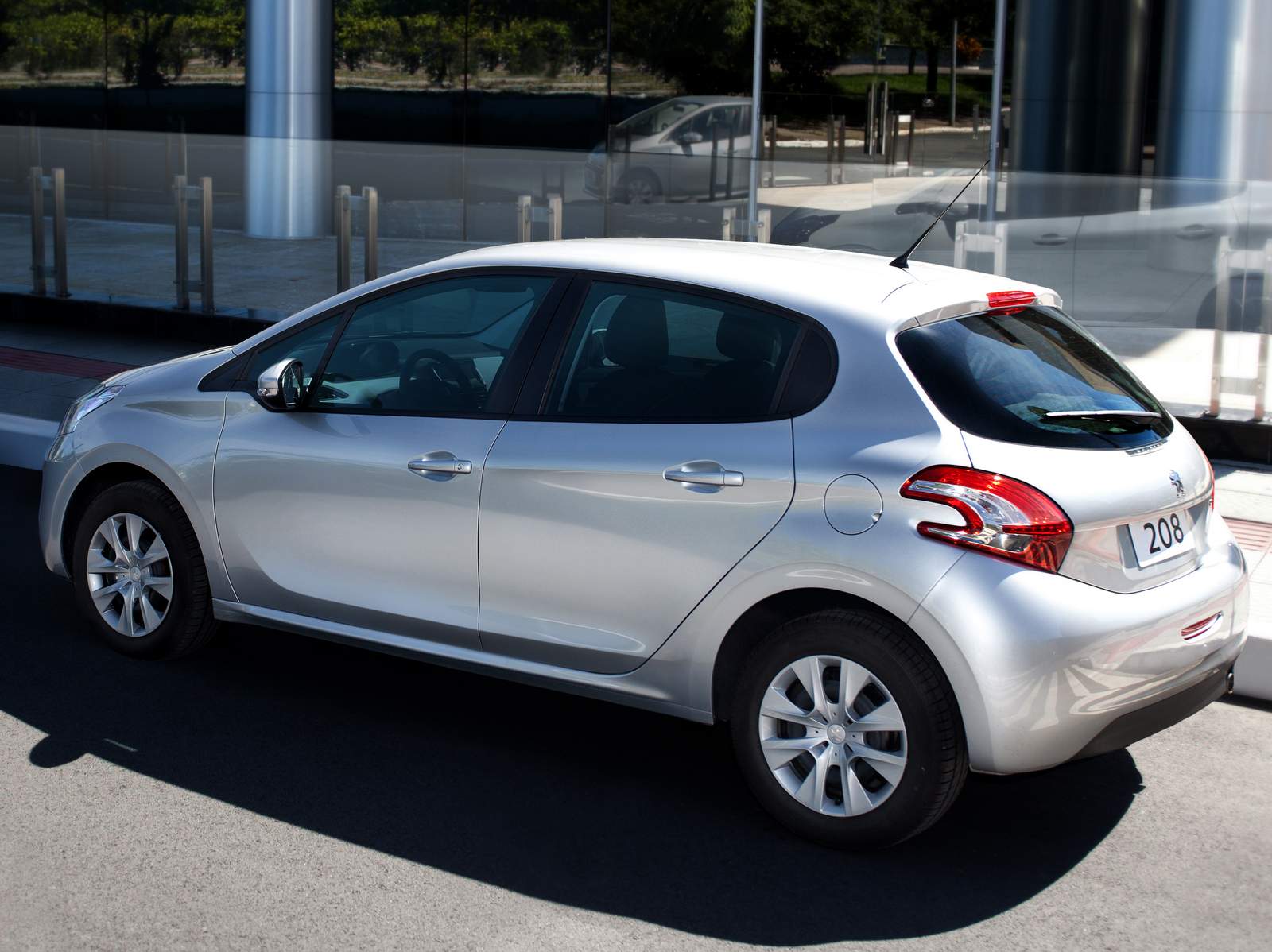 Peugeot 208 Active: fotos, consumo, preço e ficha técnica