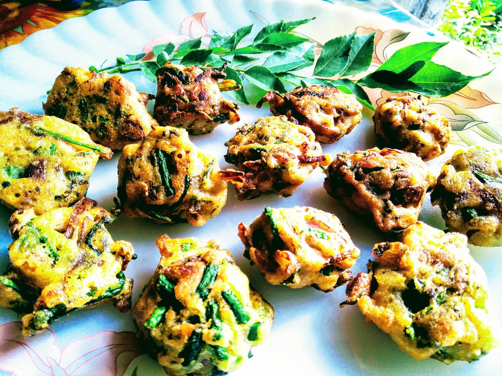 Dhekiar bor / Fiddlehead fern fritters