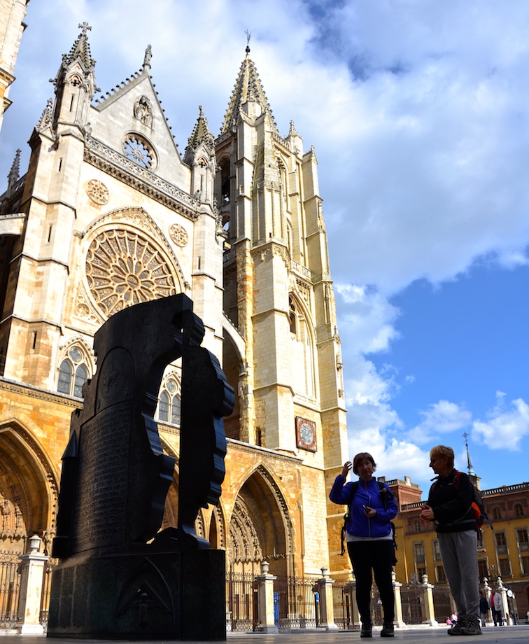 El Camino de Santiago desde Asturias: "León"