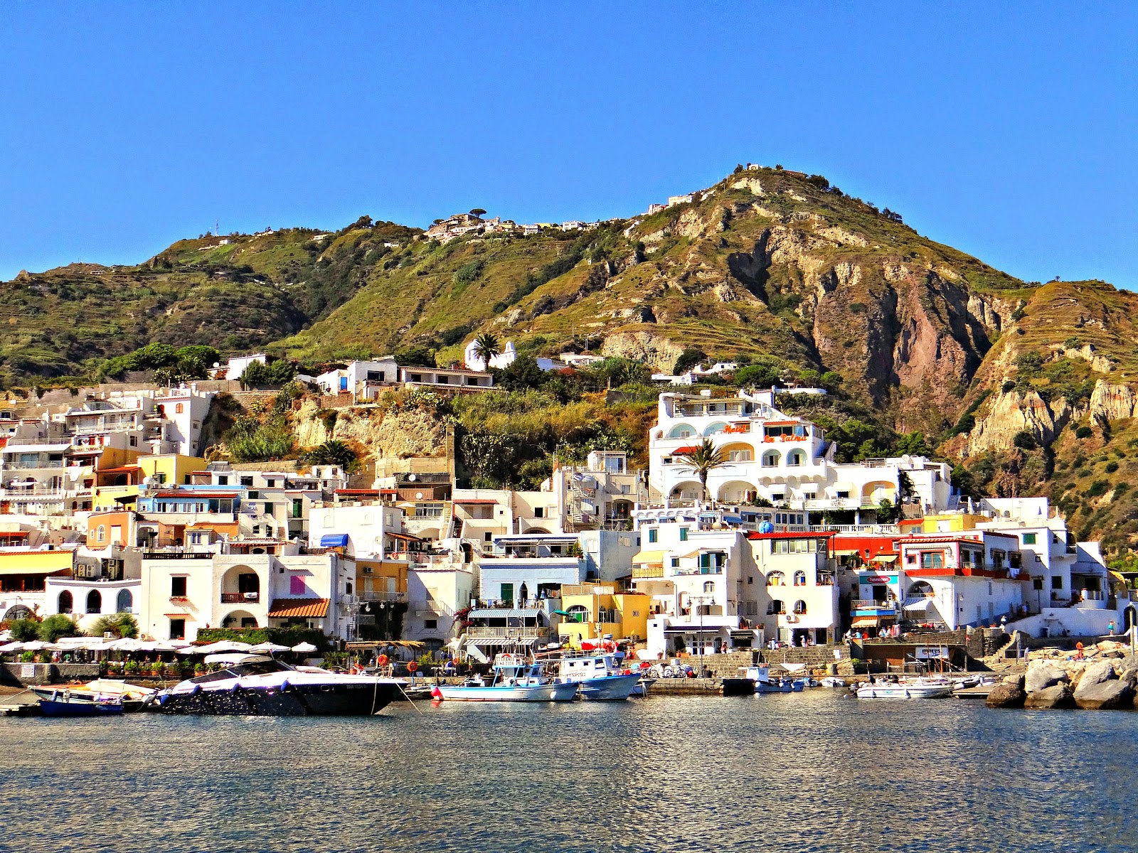 Travelblogger: Utazási élménybeszámolók. : Ischia a zöld sziget