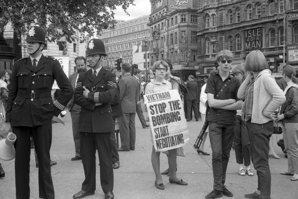 ON THE ROAD Archives: Protests against the Vietnam War. London, 1967.