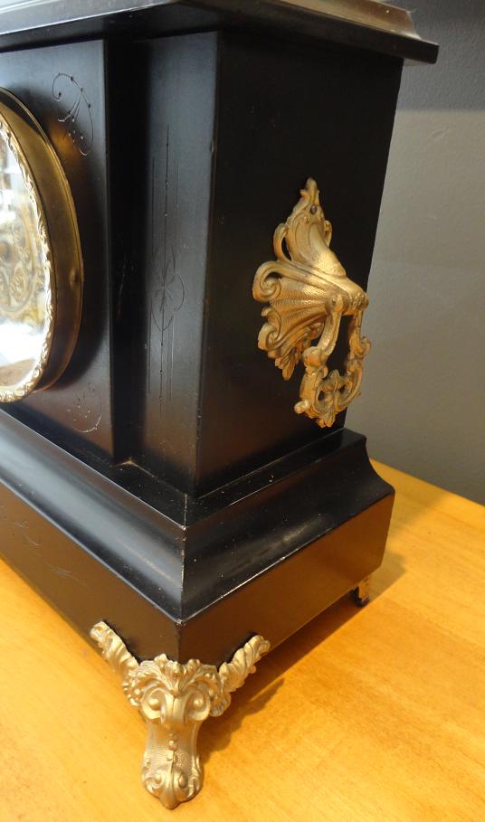 MICHAEL THOMAS : "Sessions Clock Co." Mantel Clock