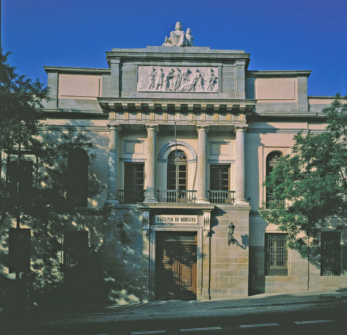 Derecho y Cultura: Biblioteca del INAP