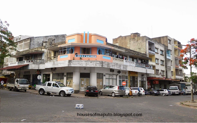 Prédio no Alto-Maé do tipo dos "Art Deco" de Miami Beach