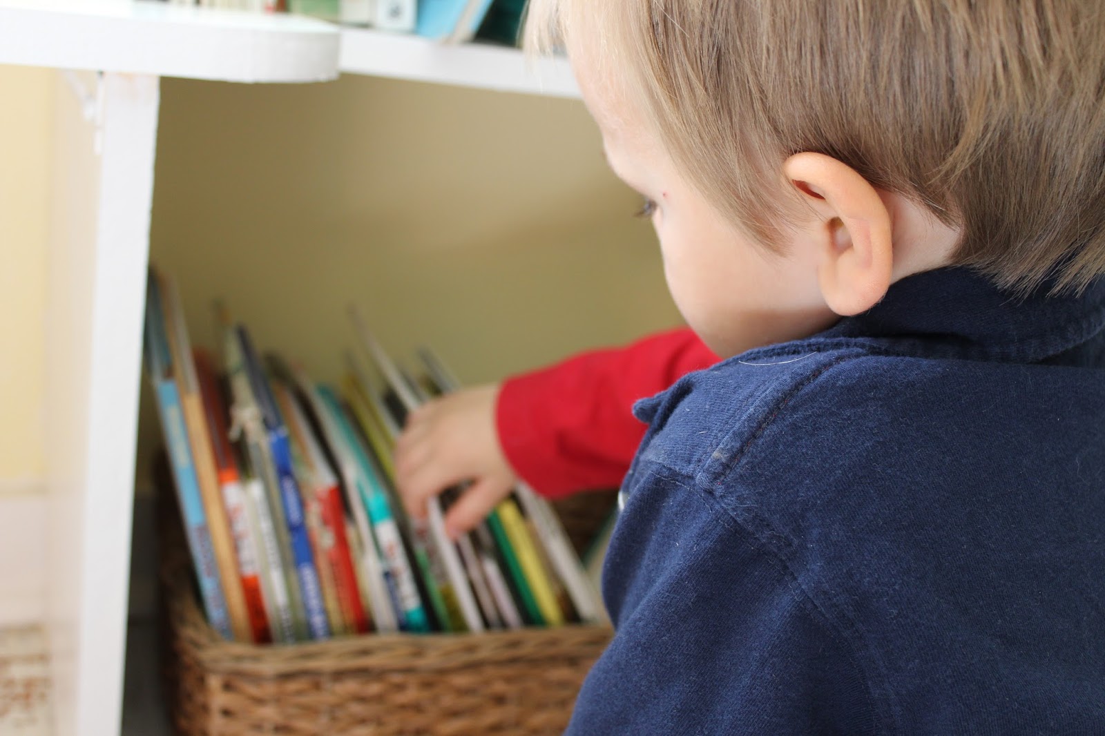 The Unlikely Homeschool: Building a Children's Library at Home {with a ...