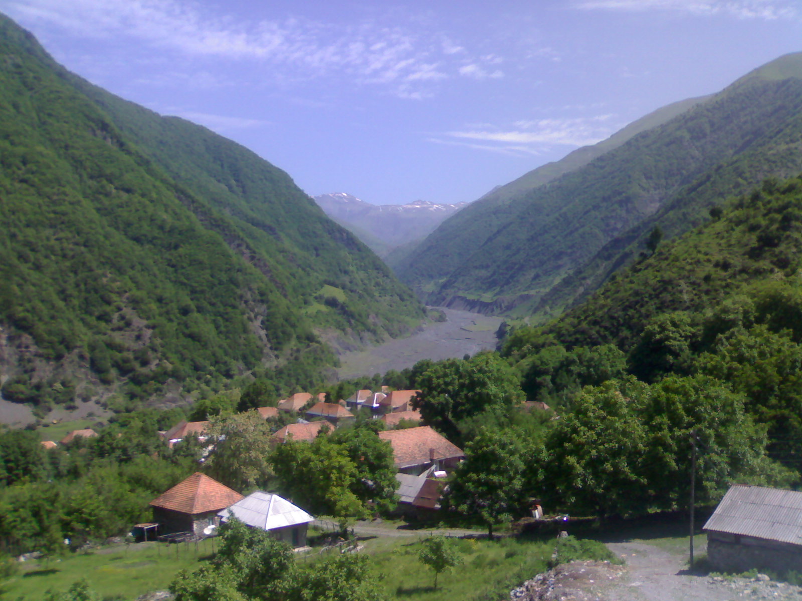 Pilgrim diary. Traveling is really cool.: Travel to Qax, Azerbaijan.