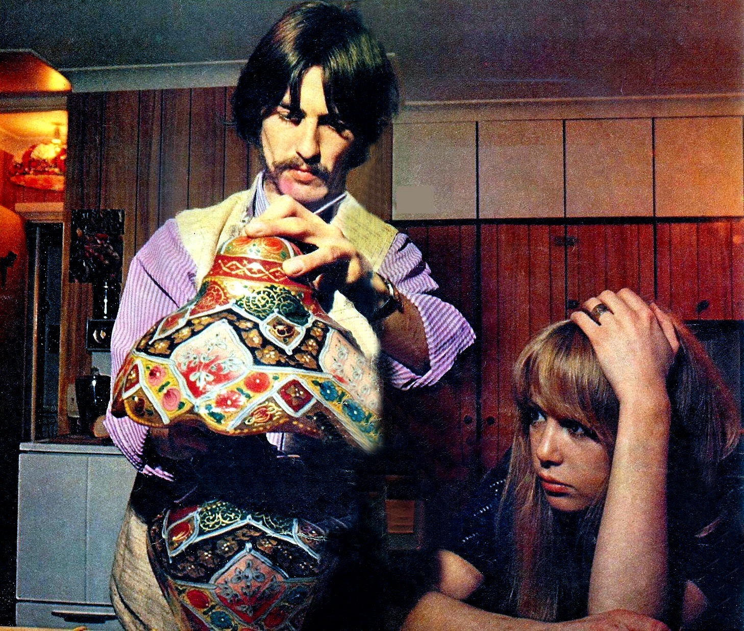 O Baú do Edu: A CASA PSICODÉLICA DE GEORGE HARRISON