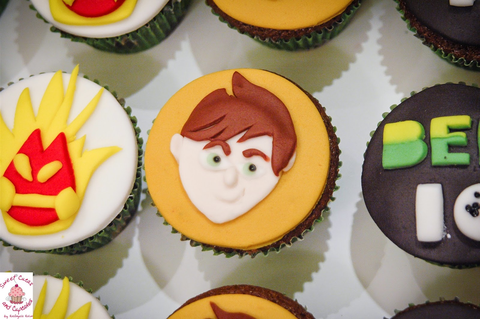 Sweet Cucas and Cupcakes by Rosângela Rolim: Cupcakes e Pop Cakes Ben 10